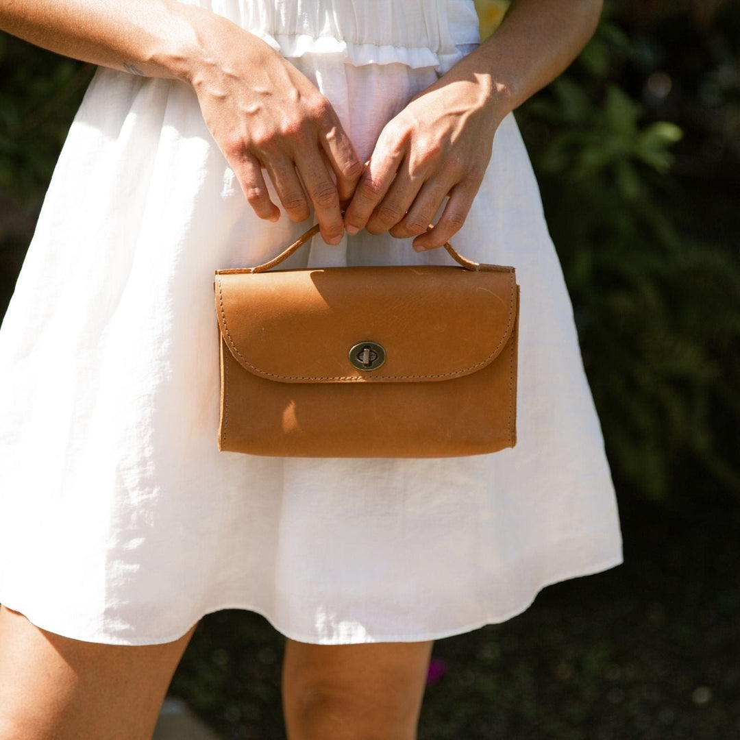 Hana Leather Clutch Handbag - Rust Brown – Parker Clay