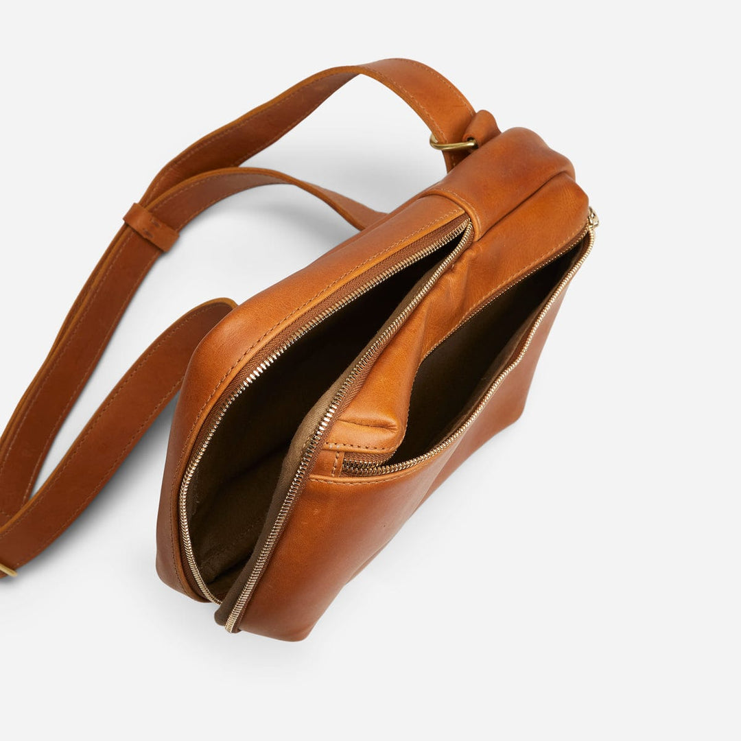 Bale Leather Sling Bag - Rust Brown – Parker Clay